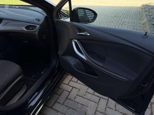 Melns Opel Astra 2017 Kretinga, ar dzinēja tilpumu 1.60 L un nobraukumu 223 tūkst. km par 5500 €, foto 18 vietnē AUTOMOTO.COM.LV