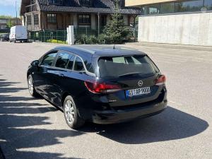 Black Opel Astra 2017 in Kaunas, with an engine capacity of 1.60 L and mileage of 281 thousand km for 5250 €, photo 7 on AUTOMOTO.COM.LV
