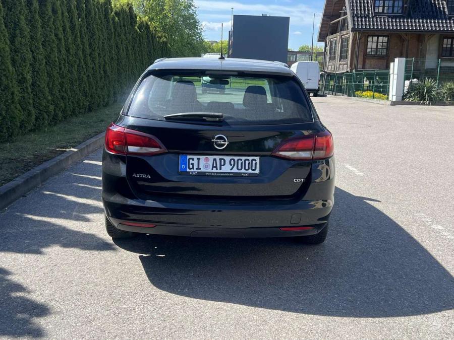 Black Opel Astra 2017 in Kaunas, with an engine capacity of 1.60 L and mileage of 281 thousand km for 5250 €, photo 9 on AUTOMOTO.COM.LV