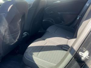 Black Opel Astra 2017 in Kaunas, with an engine capacity of 1.60 L and mileage of 281 thousand km for 5250 €, photo 16 on AUTOMOTO.COM.LV
