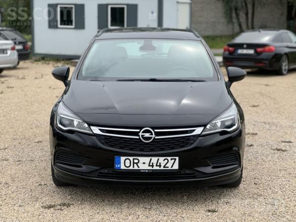 Black Opel Astra 2017 in Valmiera, with an engine capacity of 1.00 L and mileage of 216 thousand km for 7790 €, photo 2 on AUTOMOTO.COM.LV