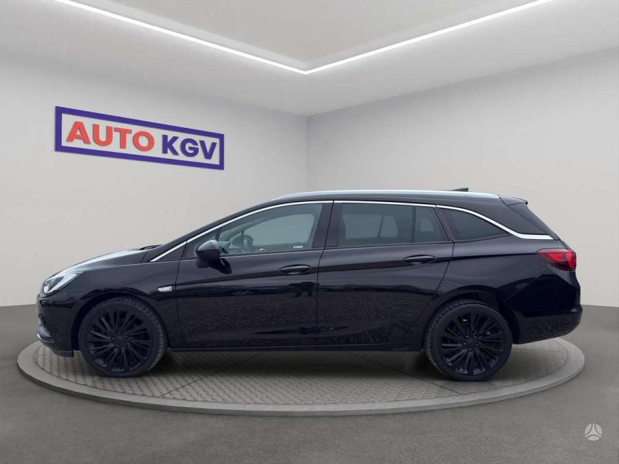 Black Opel Astra 2017 in Kaunas, with an engine capacity of 1.60 L and mileage of 219 thousand km for 6999 €, photo 3 on AUTOMOTO.COM.LV