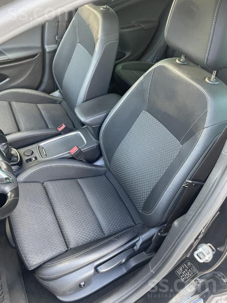 Melns Opel Astra 2017 Cēsis, ar dzinēja tilpumu 1.60 L un nobraukumu 270 tūkst. km par 4500 €, foto 9 vietnē AUTOMOTO.COM.LV