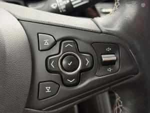 Black Opel Astra 2017 in Kaunas, with an engine capacity of 1.60 L and mileage of 219 thousand km for 6999 €, photo 20 on AUTOMOTO.COM.LV