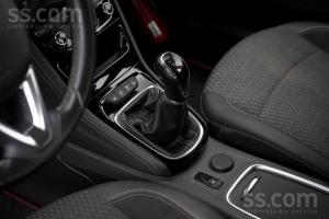 Melns Opel Astra 2017 Tukums, ar dzinēja tilpumu 1.60 L un nobraukumu 232 tūkst. km par 6990 €, foto 24 vietnē AUTOMOTO.COM.LV