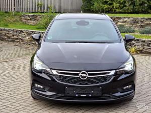 Black Opel Astra 2018 in Vilnius, with an engine capacity of 1.60 L and mileage of 267 thousand km for 6600 €, photo 2 on AUTOMOTO.COM.LV