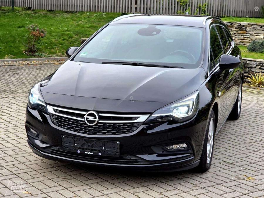 Black Opel Astra 2018 in Vilnius, with an engine capacity of 1.60 L and mileage of 267 thousand km for 6600 €, photo 3 on AUTOMOTO.COM.LV