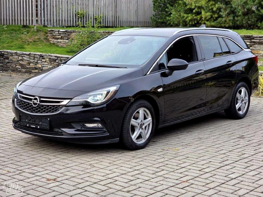 Black Opel Astra 2018 in Vilnius, with an engine capacity of 1.60 L and mileage of 267 thousand km for 6600 €, photo 4 on AUTOMOTO.COM.LV