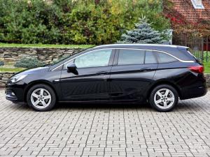 Black Opel Astra 2018 in Vilnius, with an engine capacity of 1.60 L and mileage of 267 thousand km for 6600 €, photo 5 on AUTOMOTO.COM.LV