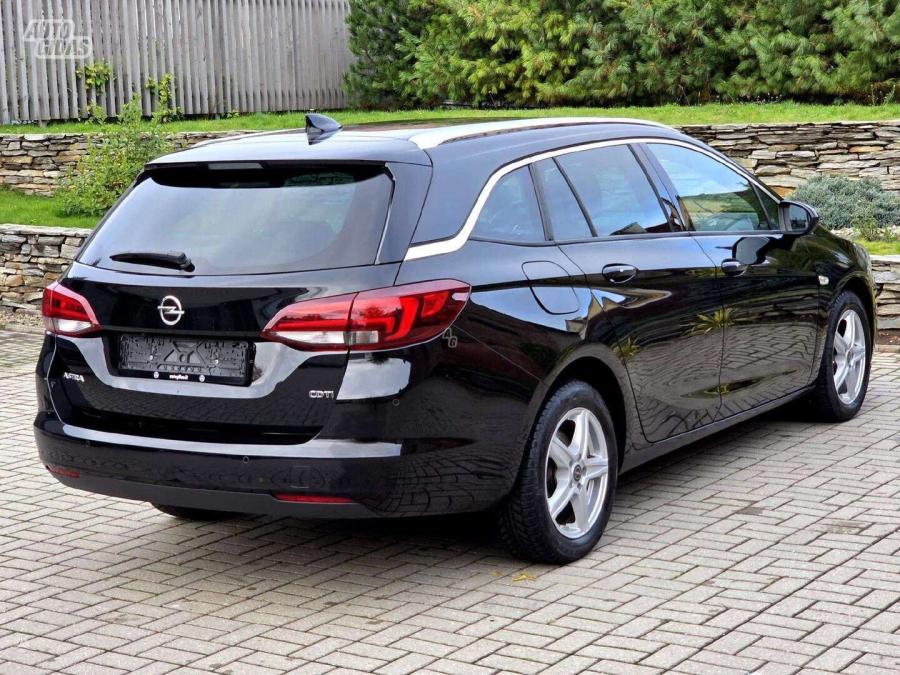 Black Opel Astra 2018 in Vilnius, with an engine capacity of 1.60 L and mileage of 267 thousand km for 6600 €, photo 10 on AUTOMOTO.COM.LV