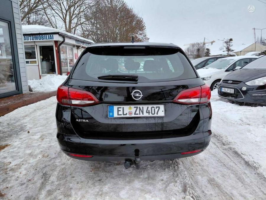 Black Opel Astra 2018 in Klaipeda, with an engine capacity of 1.60 L and mileage of 213 thousand km for 4999 €, photo 5 on AUTOMOTO.COM.LV