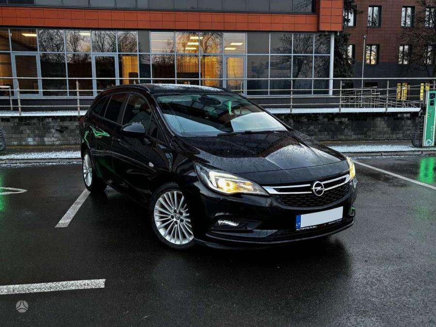Black Opel Astra 2018 in Vilnius, with an engine capacity of 1.60 L and mileage of 167 thousand km for 7300 €, photo 3 on AUTOMOTO.COM.LV