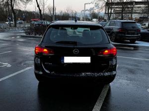 Black Opel Astra 2018 in Vilnius, with an engine capacity of 1.60 L and mileage of 167 thousand km for 7300 €, photo 8 on AUTOMOTO.COM.LV