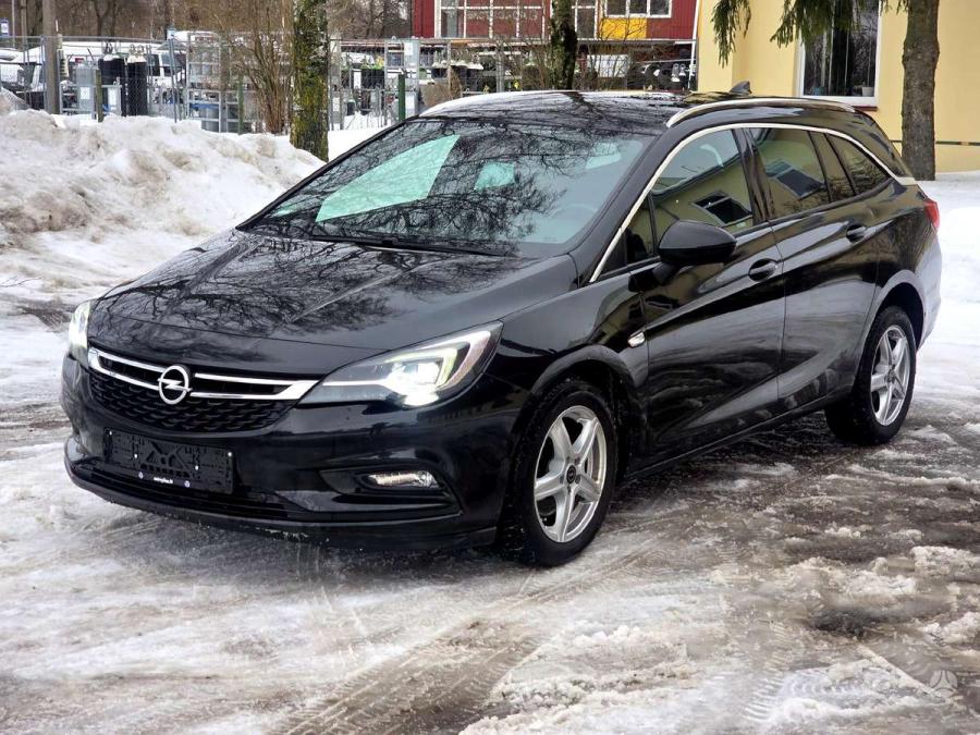Black Opel Astra 2018 in Kedainiai, with an engine capacity of 1.60 L and mileage of 267 thousand km for 6350 €, photo 3 on AUTOMOTO.COM.LV