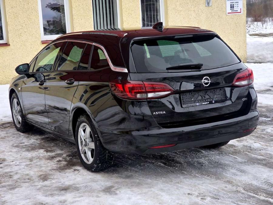 Black Opel Astra 2018 in Kedainiai, with an engine capacity of 1.60 L and mileage of 267 thousand km for 6350 €, photo 8 on AUTOMOTO.COM.LV