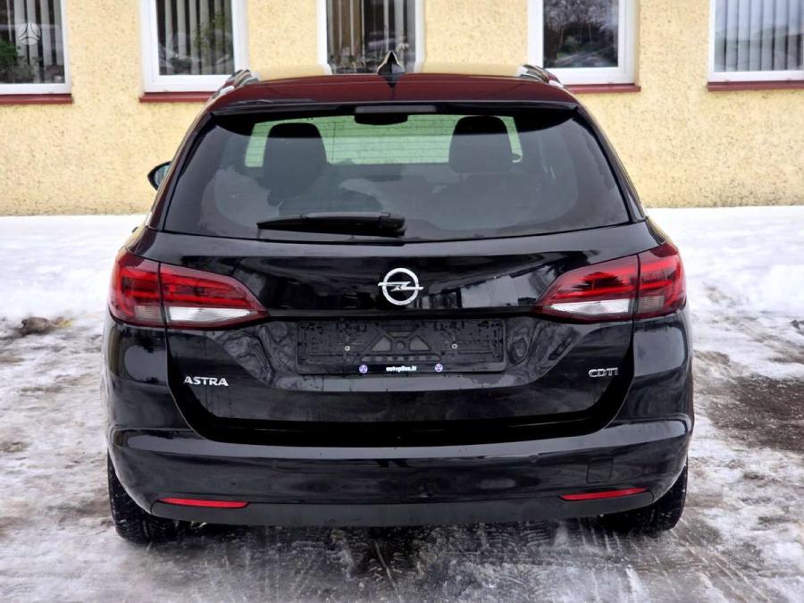 Black Opel Astra 2018 in Kedainiai, with an engine capacity of 1.60 L and mileage of 267 thousand km for 6350 €, photo 9 on AUTOMOTO.COM.LV