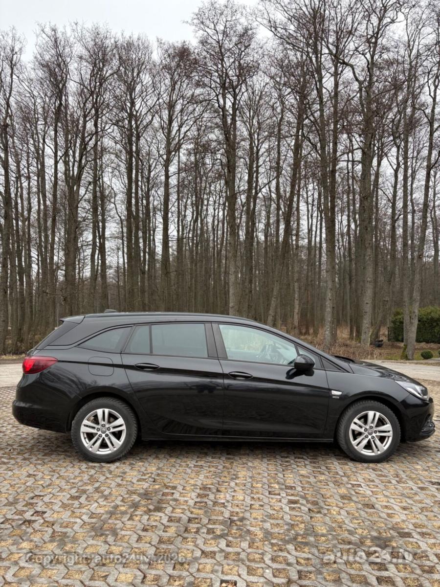 Black Opel Astra 2018 in Tallinn, with an engine capacity of 1.40 L and mileage of 88 thousand km for 13900 €, photo 3 on AUTOMOTO.COM.LV