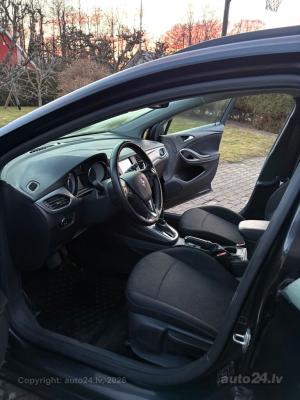 Black Opel Astra 2018 in Tallinn, with an engine capacity of 1.40 L and mileage of 88 thousand km for 13900 €, photo 9 on AUTOMOTO.COM.LV