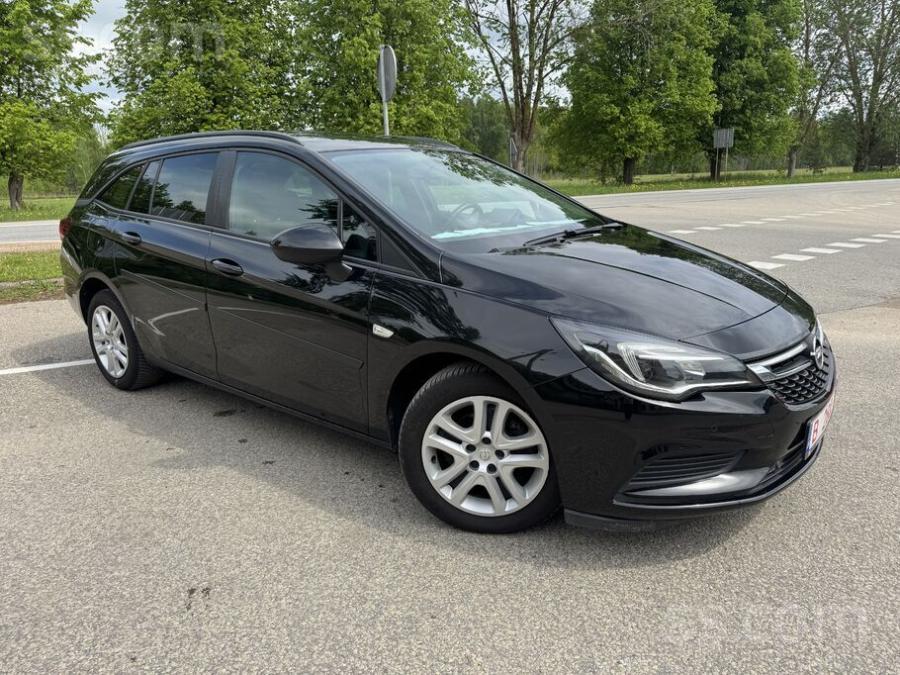 Black Opel Astra 2018 in Ogre, with an engine capacity of 1.60 L and mileage of 179 thousand km for 7550 €, photo 3 on AUTOMOTO.COM.LV