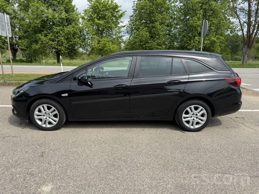 Black Opel Astra 2018 in Ogre, with an engine capacity of 1.60 L and mileage of 179 thousand km for 7550 €, photo 5 on AUTOMOTO.COM.LV