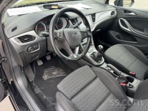 Black Opel Astra 2018 in Ogre, with an engine capacity of 1.60 L and mileage of 179 thousand km for 7550 €, photo 13 on AUTOMOTO.COM.LV