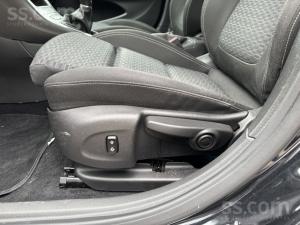 Black Opel Astra 2018 in Ogre, with an engine capacity of 1.60 L and mileage of 179 thousand km for 7550 €, photo 16 on AUTOMOTO.COM.LV