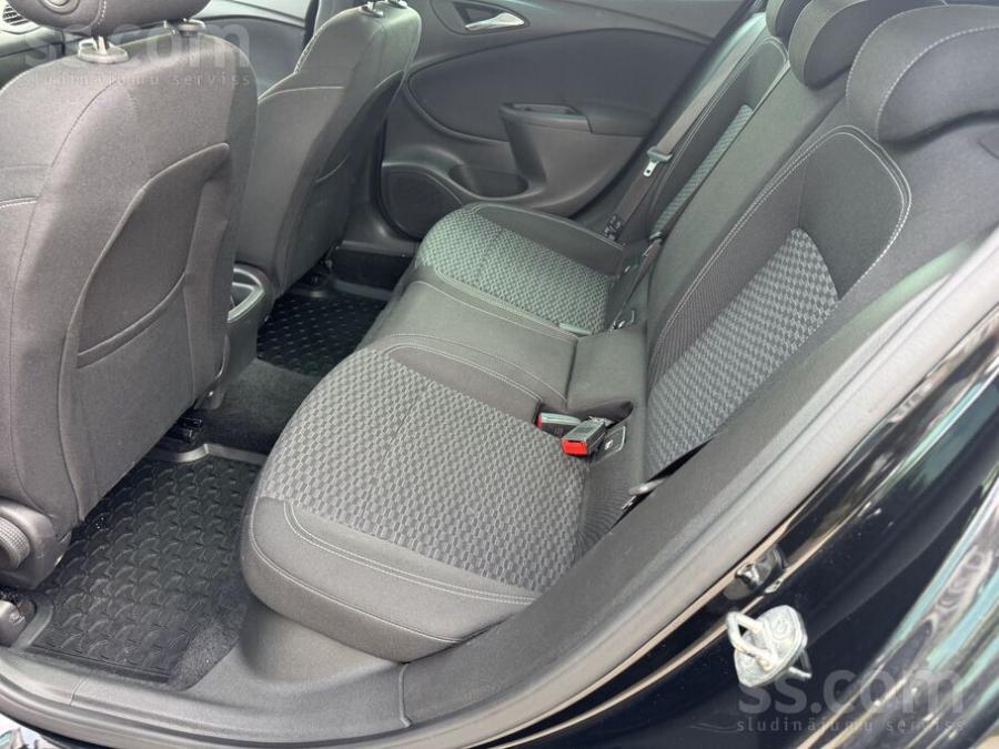 Black Opel Astra 2018 in Ogre, with an engine capacity of 1.60 L and mileage of 179 thousand km for 7550 €, photo 17 on AUTOMOTO.COM.LV