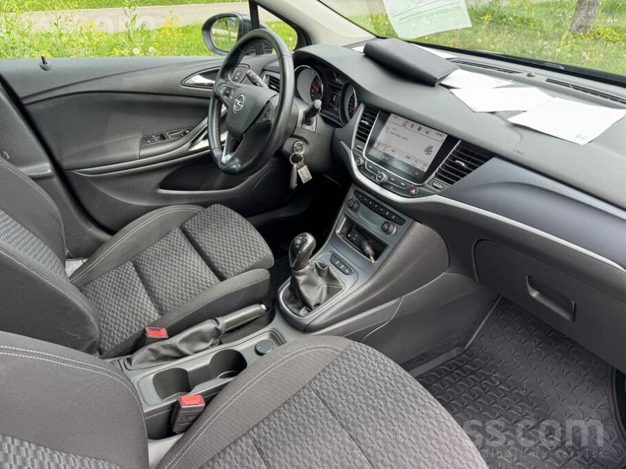 Black Opel Astra 2018 in Ogre, with an engine capacity of 1.60 L and mileage of 179 thousand km for 7550 €, photo 28 on AUTOMOTO.COM.LV