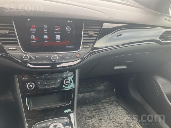 Black Opel Astra 2018 in Jekabpils, with an engine capacity of 1.60 L and mileage of 170 thousand km for 8000 €, photo 7 on AUTOMOTO.COM.LV
