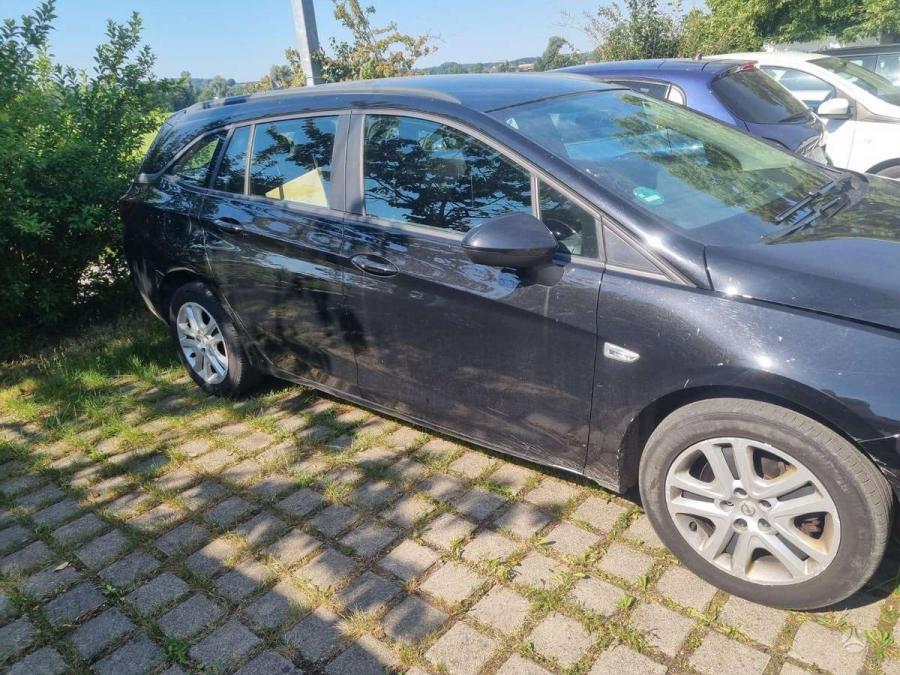 Melns Opel Astra 2018 Panevēža, ar dzinēja tilpumu 1.60 L un nobraukumu 162 tūkst. km par 3600 €, foto 4 vietnē AUTOMOTO.COM.LV