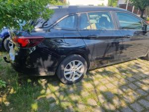 Melns Opel Astra 2018 Panevēža, ar dzinēja tilpumu 1.60 L un nobraukumu 162 tūkst. km par 3600 €, foto 6 vietnē AUTOMOTO.COM.LV