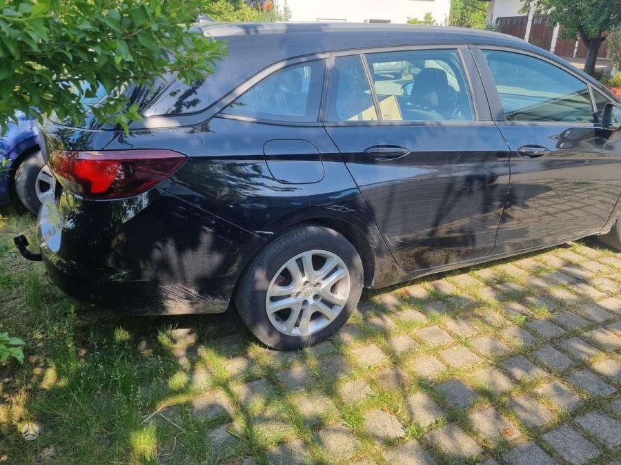 Melns Opel Astra 2018 Panevēža, ar dzinēja tilpumu 1.60 L un nobraukumu 162 tūkst. km par 3600 €, foto 6 vietnē AUTOMOTO.COM.LV