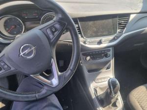 Melns Opel Astra 2018 Panevēža, ar dzinēja tilpumu 1.60 L un nobraukumu 162 tūkst. km par 3600 €, foto 9 vietnē AUTOMOTO.COM.LV