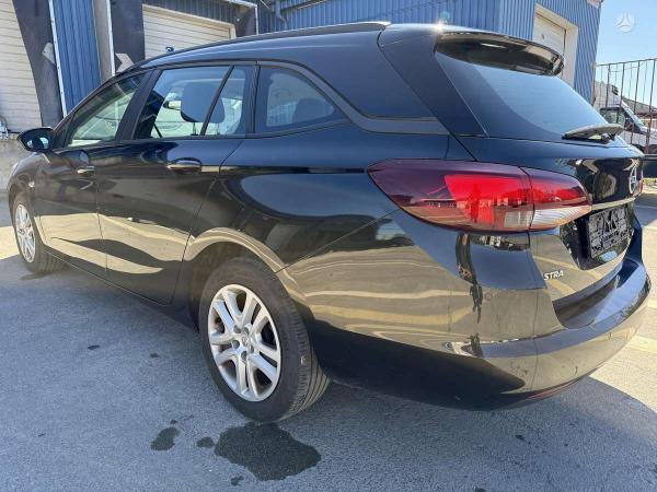 Melns Opel Astra 2018 Klaipėda, ar dzinēja tilpumu 1.60 L un nobraukumu 202 tūkst. km par 5450 €, foto 3 vietnē AUTOMOTO.COM.LV