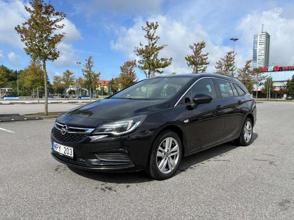 Black Opel Astra 2018 in Klaipeda, with an engine capacity of 1.60 L and mileage of 240 thousand km for 6000 €, photo 1 on AUTOMOTO.COM.LV