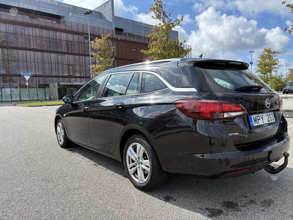 Black Opel Astra 2018 in Klaipeda, with an engine capacity of 1.60 L and mileage of 240 thousand km for 6000 €, photo 7 on AUTOMOTO.COM.LV