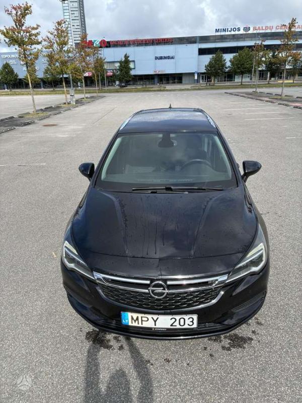 Black Opel Astra 2018 in Klaipeda, with an engine capacity of 1.60 L and mileage of 240 thousand km for 6000 €, photo 8 on AUTOMOTO.COM.LV