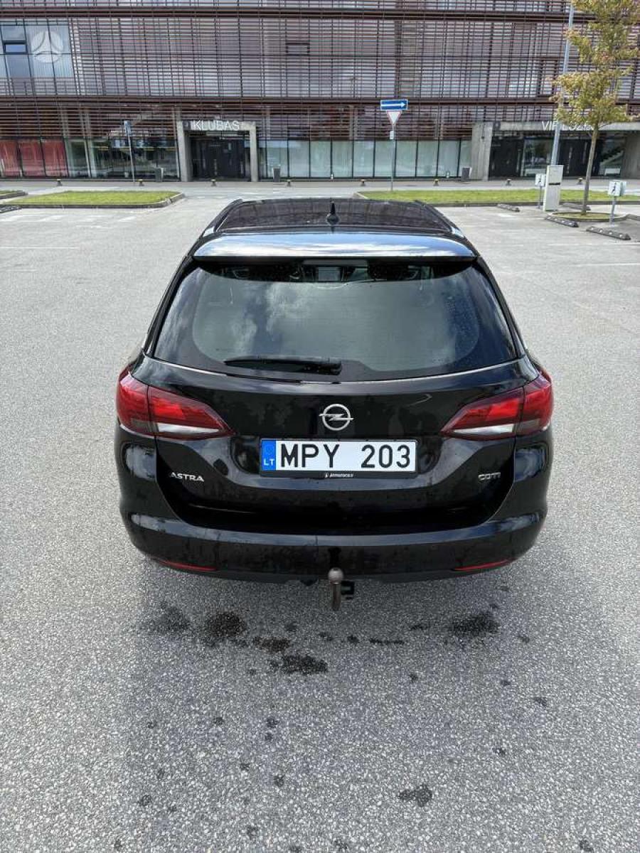 Black Opel Astra 2018 in Klaipeda, with an engine capacity of 1.60 L and mileage of 240 thousand km for 6000 €, photo 9 on AUTOMOTO.COM.LV