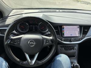 Black Opel Astra 2018 in Klaipeda, with an engine capacity of 1.60 L and mileage of 240 thousand km for 6000 €, photo 10 on AUTOMOTO.COM.LV