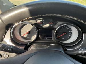 Black Opel Astra 2018 in Klaipeda, with an engine capacity of 1.60 L and mileage of 240 thousand km for 6000 €, photo 13 on AUTOMOTO.COM.LV