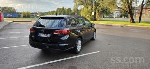 Black Opel Astra 2018 in Riga, with an engine capacity of 1.60 L and mileage of 139 thousand km for 7150 €, photo 4 on AUTOMOTO.COM.LV