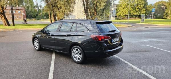 Melns Opel Astra 2018 Rīga, ar dzinēja tilpumu 1.60 L un nobraukumu 139 tūkst. km par 7150 €, foto 5 vietnē AUTOMOTO.COM.LV