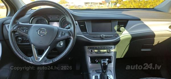 Black Opel Astra 2018 in Tallinn, with an engine capacity of 1.60 L and mileage of 121 thousand km for 10000 €, photo 10 on AUTOMOTO.COM.LV