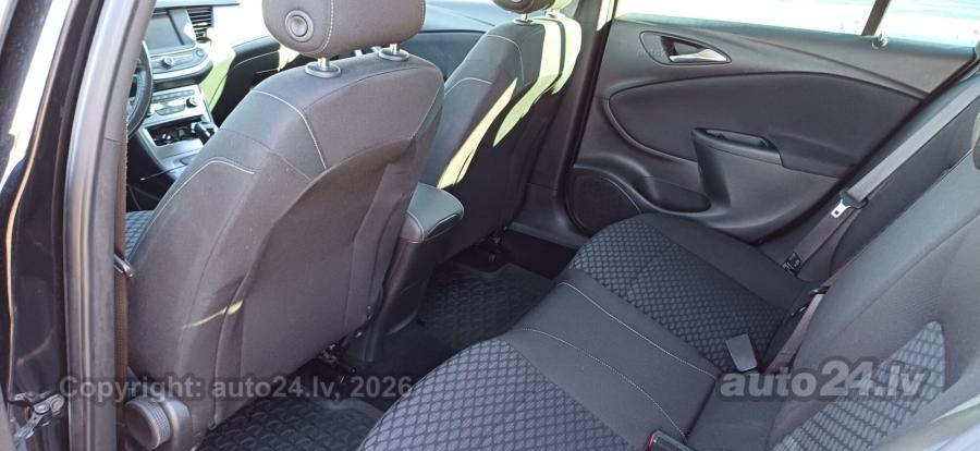 Melns Opel Astra 2018 Tallina, ar dzinēja tilpumu 1.60 L un nobraukumu 121 tūkst. km par 10000 €, foto 13 vietnē AUTOMOTO.COM.LV