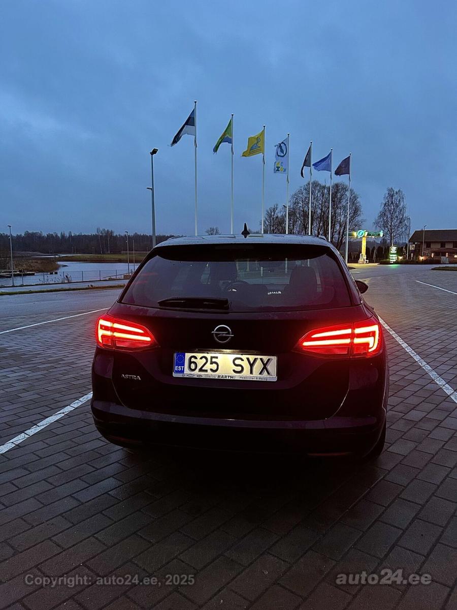 Black Opel Astra 2019 in Tartu, with an engine capacity of 1.60 L and mileage of 268 thousand km for 9000 €, photo 3 on AUTOMOTO.COM.LV