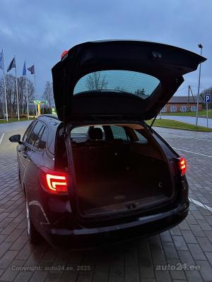 Black Opel Astra 2019 in Tartu, with an engine capacity of 1.60 L and mileage of 268 thousand km for 9000 €, photo 6 on AUTOMOTO.COM.LV