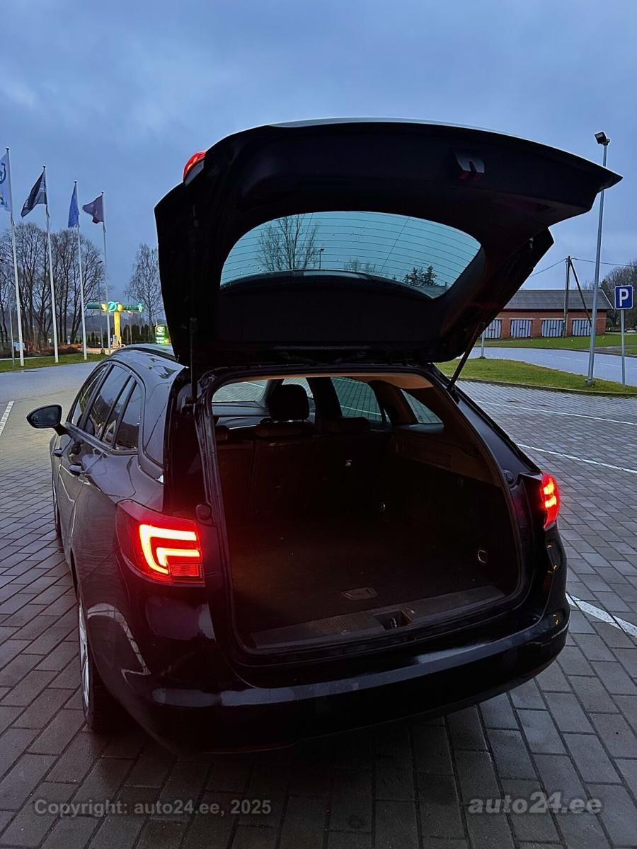 Black Opel Astra 2019 in Tartu, with an engine capacity of 1.60 L and mileage of 268 thousand km for 9000 €, photo 6 on AUTOMOTO.COM.LV