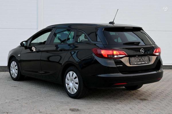 Black Opel Astra 2019 in Kretinga, with an engine capacity of 1.50 L and mileage of 141 thousand km for 6650 €, photo 8 on AUTOMOTO.COM.LV