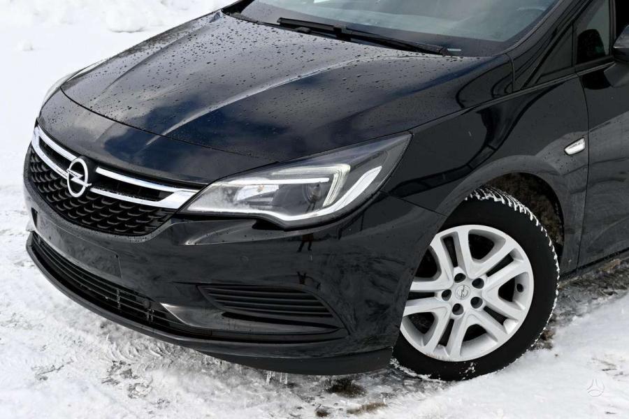 Black Opel Astra 2019 in Kretinga, with an engine capacity of 1.60 L and mileage of 239 thousand km for 5950 €, photo 4 on AUTOMOTO.COM.LV