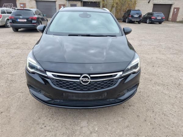 Black Opel Astra 2019 in Pakruojis, with an engine capacity of 1.60 L and mileage of 175 thousand km for 6500 €, photo 2 on AUTOMOTO.COM.LV